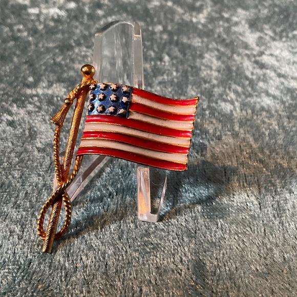 No Brand | Jewelry | Vintage All Metal Waving Usa Flag Bicentennial Pin ...